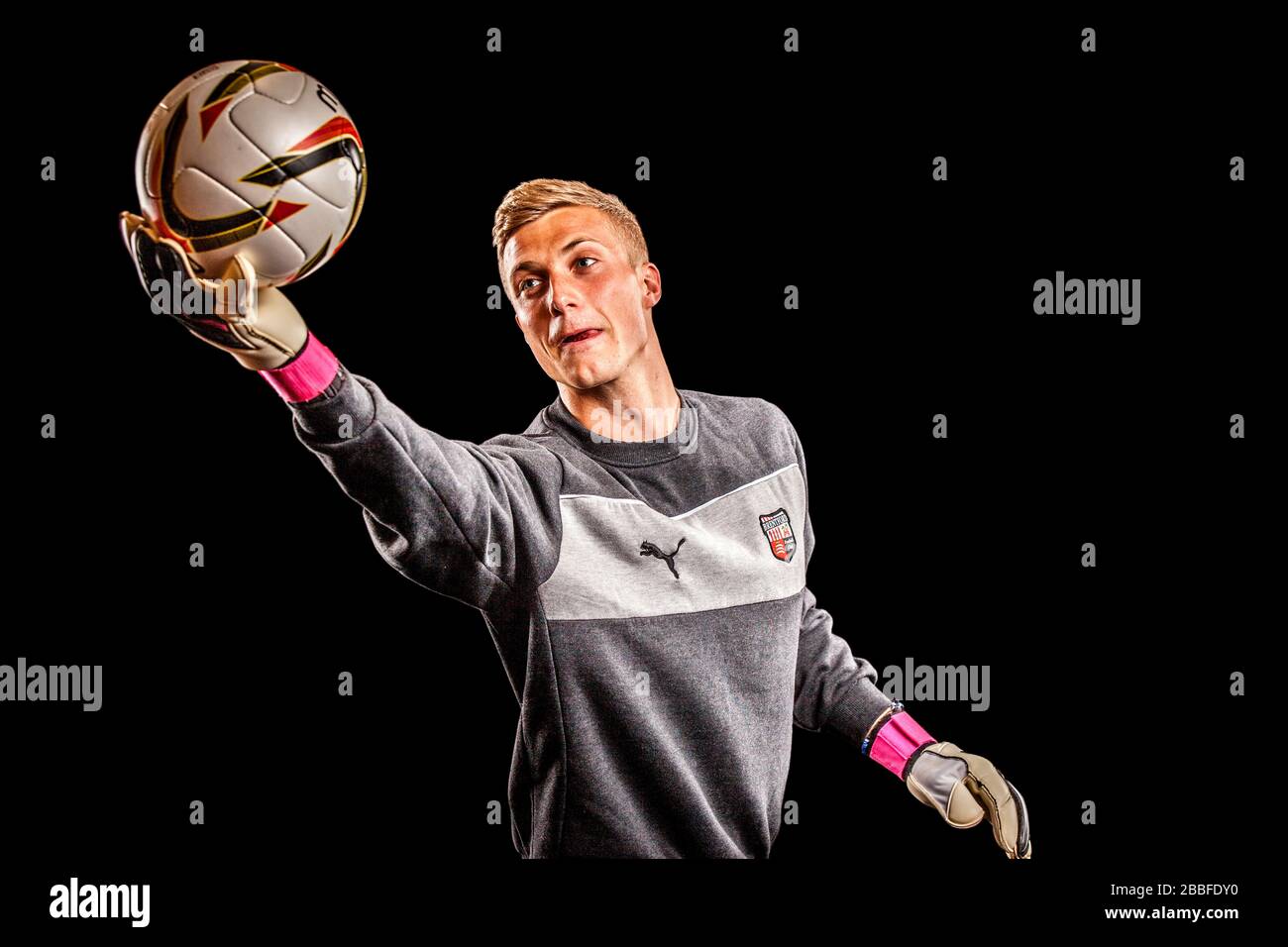 Brentford goalkeeper Simon Moore Stock Photo - Alamy