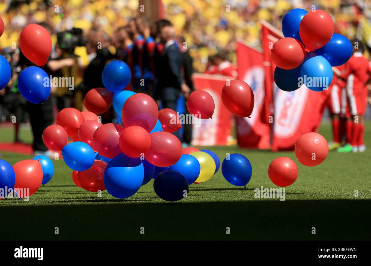 Crystal Palace balloons on the pitch prior to kick-off Stock Photo - Alamy