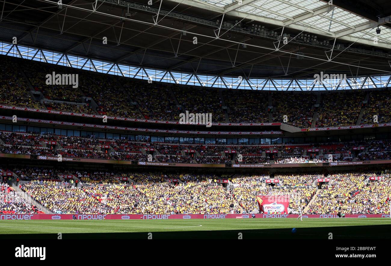 Fans in the stands in the sunlight at Wembley Stadium Stock Photo - Alamy