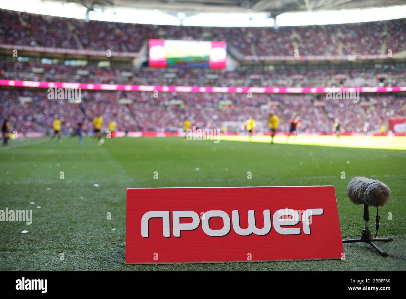Npower brand branding advert advertising gv general view hi-res stock ...