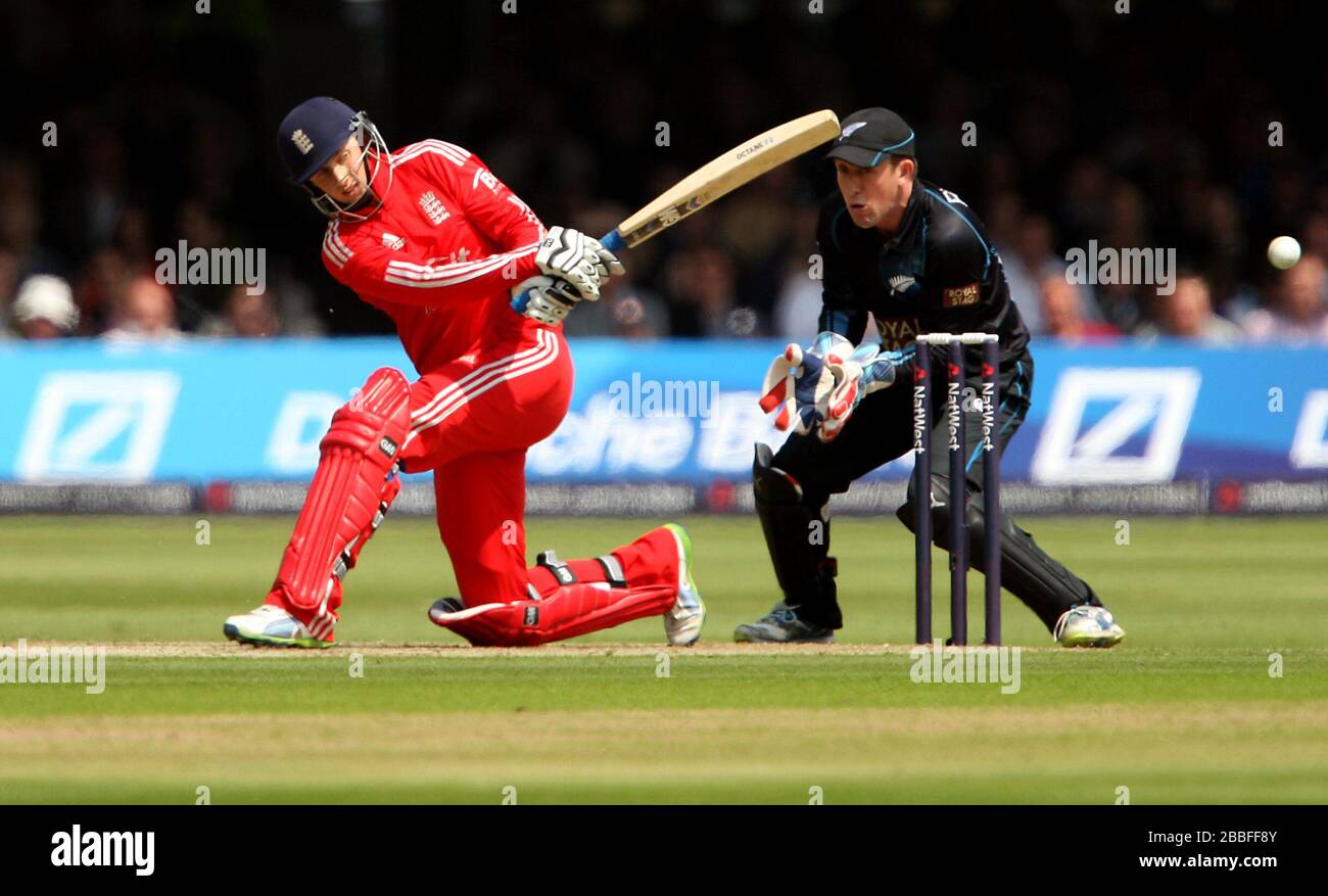 England's Joe Root in action Stock Photo - Alamy