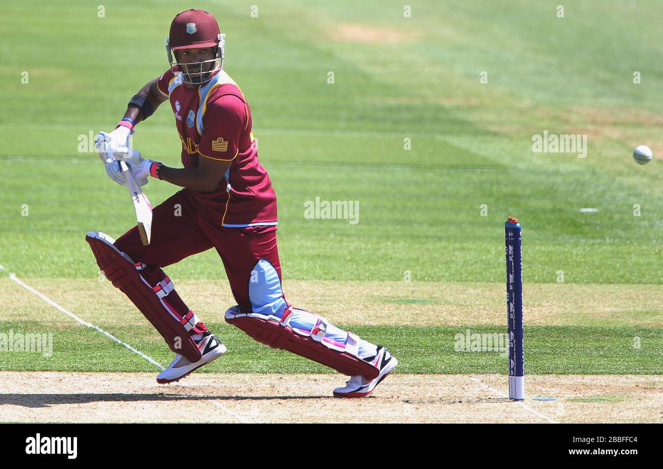 Scoring runs hi-res stock photography and images - Alamy