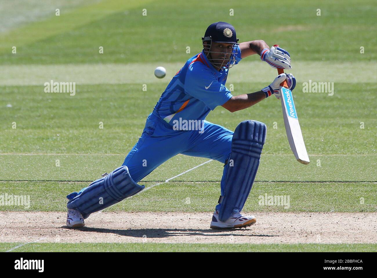 Mahendra singh dhoni hi-res stock photography and images - Alamy