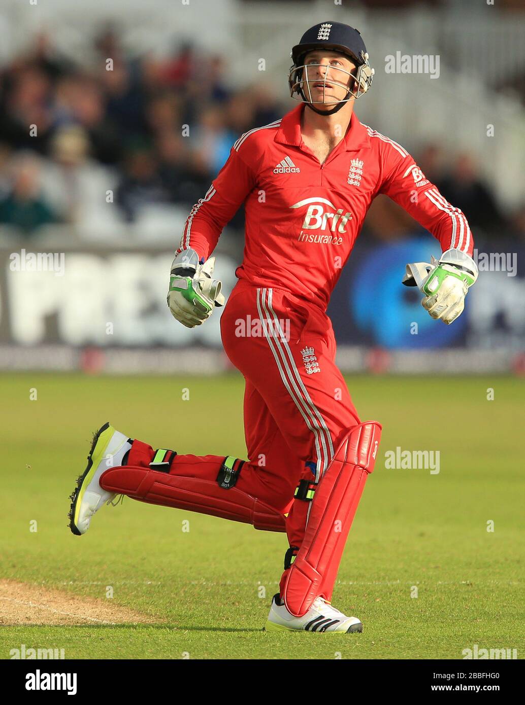 Englands wicketkeeper jos buttler hi-res stock photography and images ...