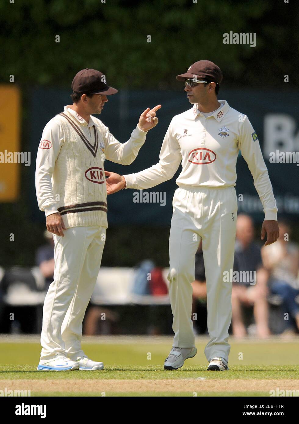Surrey's captain Vikram Solanki chats with Ricky Ponting (left Stock ...