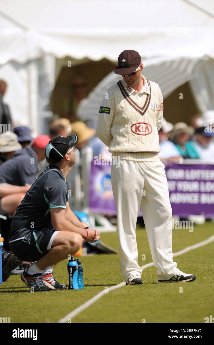 Surrey's Gary Keedy on the boundary rope Stock Photo - Alamy