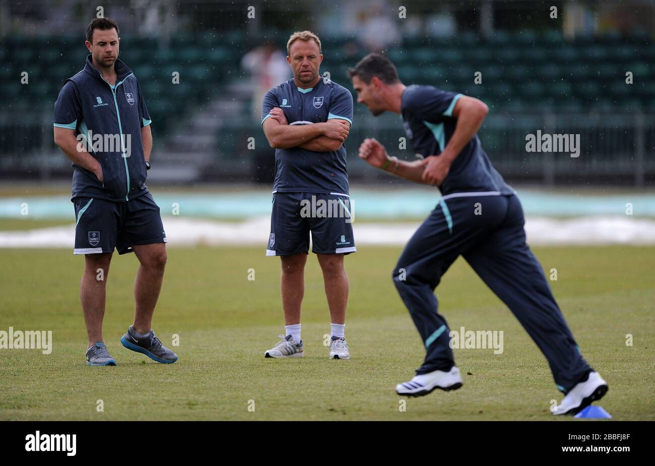Left to right kevin pietersen hi-res stock photography and images - Alamy