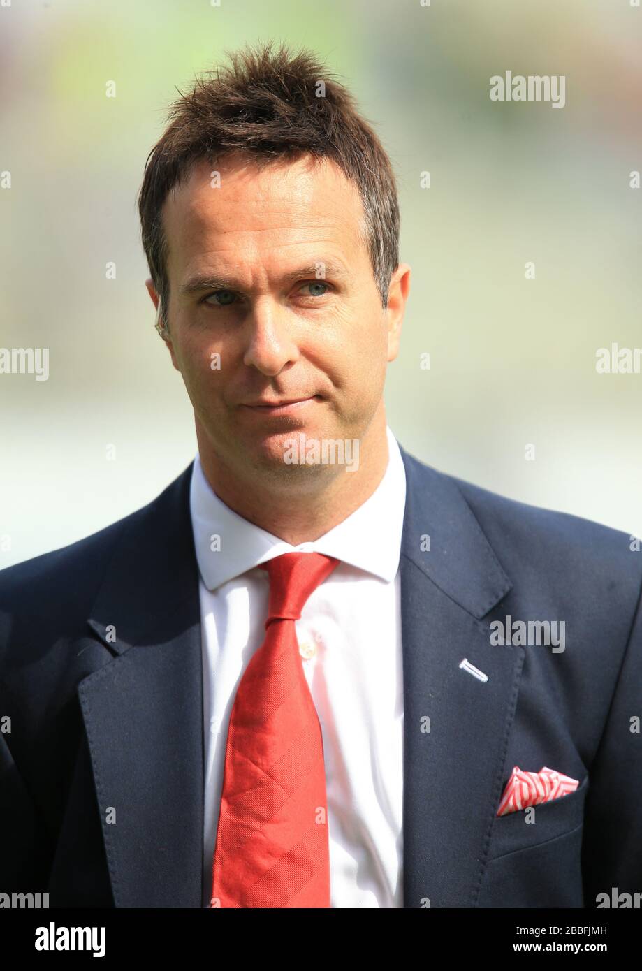 Cricket top half stock michael hi-res stock photography and images - Alamy