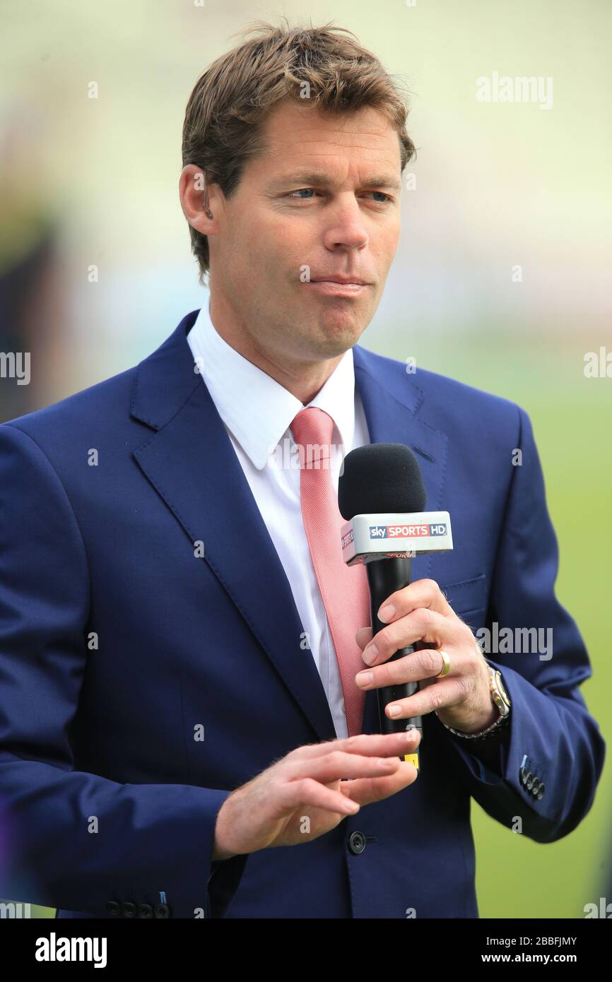 Ex England player and SKY commentator Nick Knight Stock Photo - Alamy