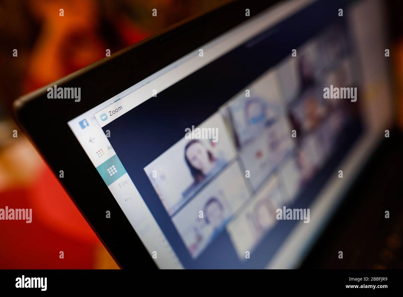 Zoom video conferencing hi-res stock photography and images - Alamy