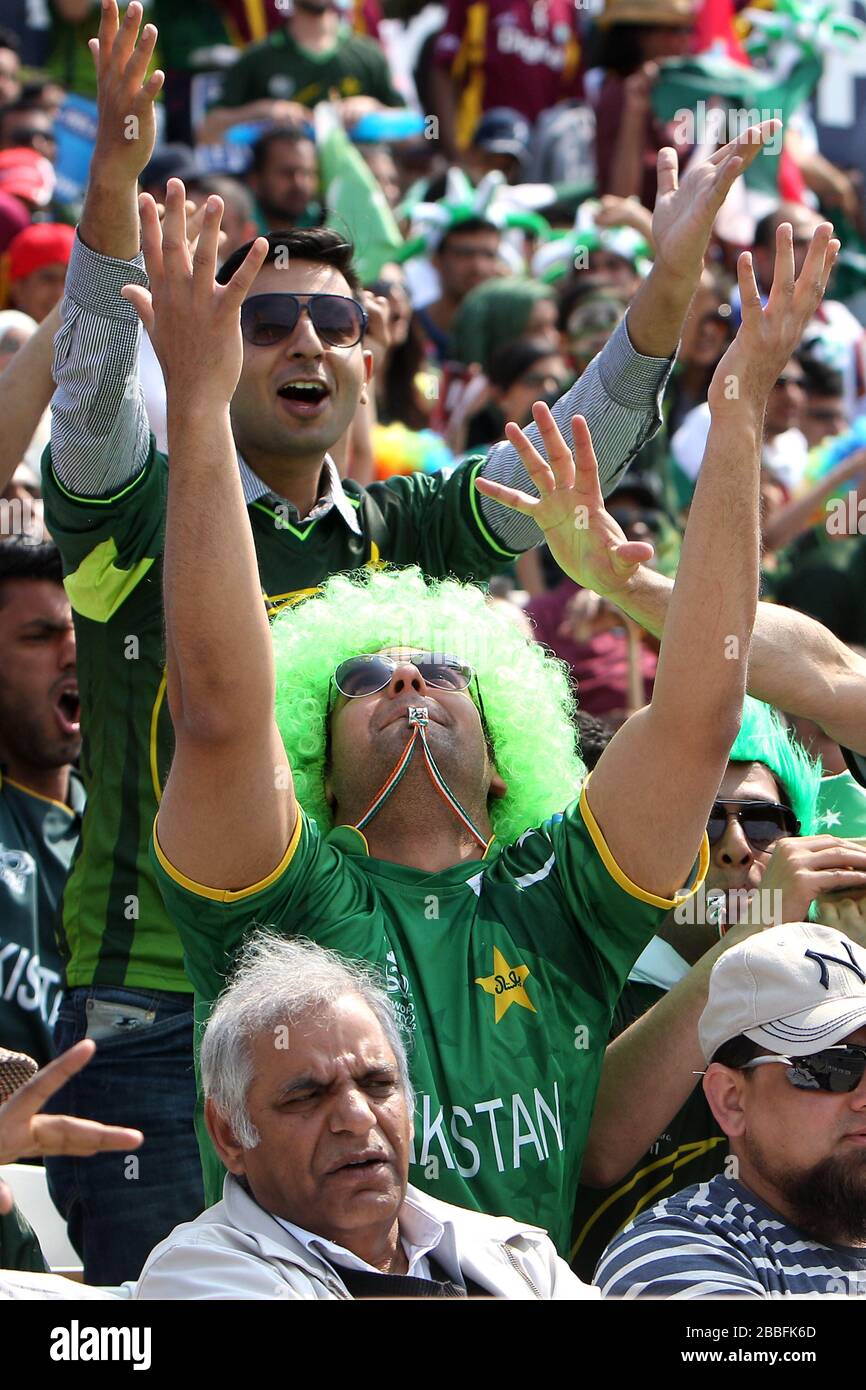 Pakistan fans soak up the atmosphere at the Kia Oval Stock Photo - Alamy