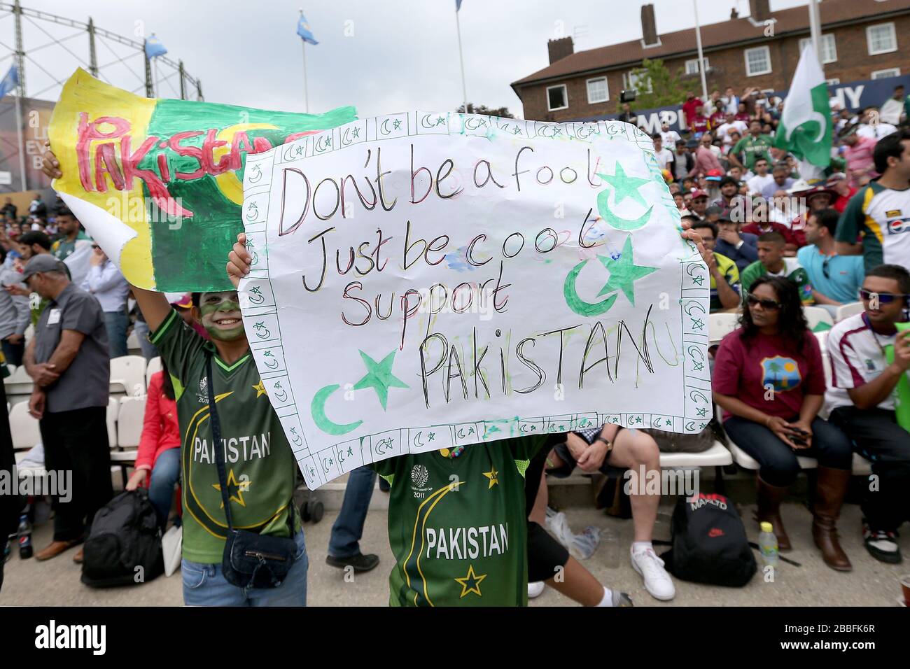 Pakistan fans soak up the atmosphere at the Kia Oval Stock Photo - Alamy