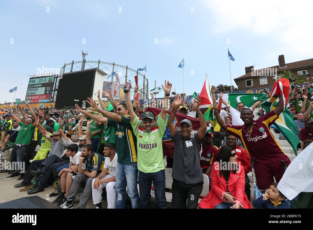 Pakistan fans soak up the atmosphere at the Kia Oval Stock Photo - Alamy