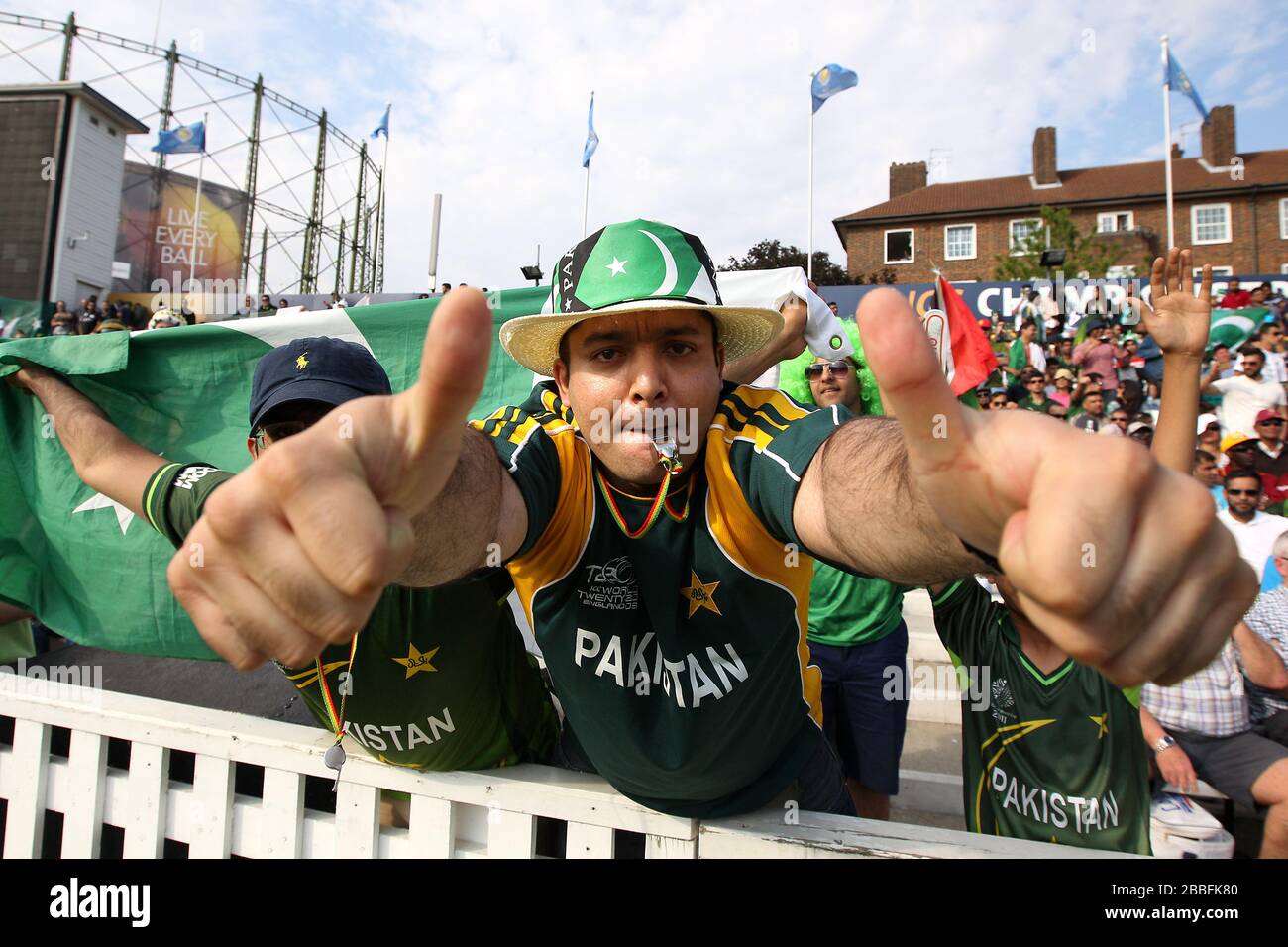 Pakistan fans soak up the atmosphere at the Kia Oval Stock Photo - Alamy