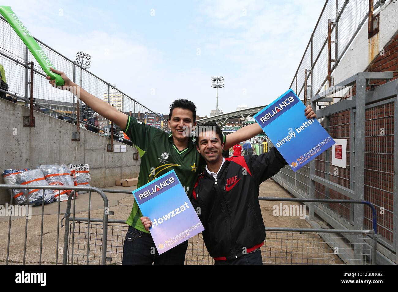 Pakistan fans soak up the atmosphere at the Kia Oval Stock Photo - Alamy