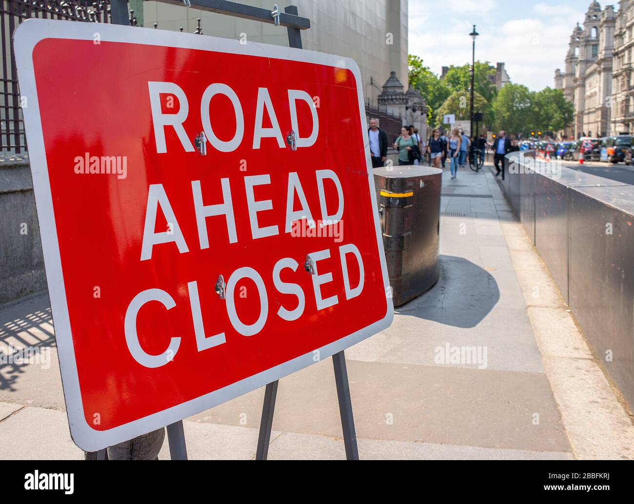 Bridge ahead uk road sign hi-res stock photography and images - Alamy