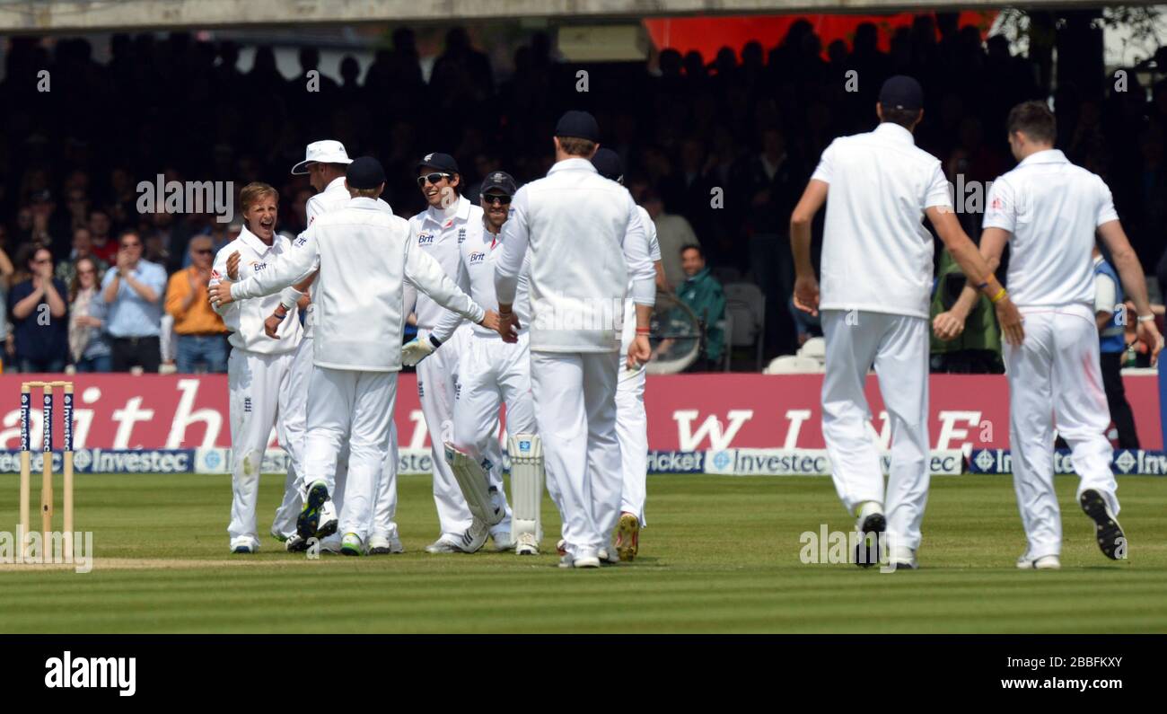 Lords full length fulllength hi-res stock photography and images - Alamy