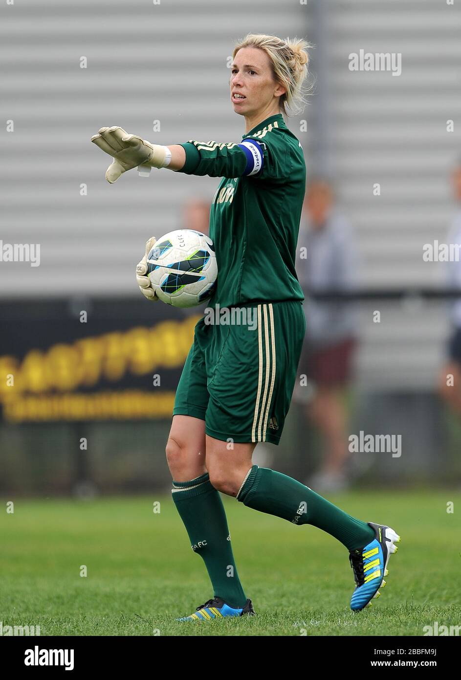 Chelsea ladies goalkeeper hi-res stock photography and images - Alamy