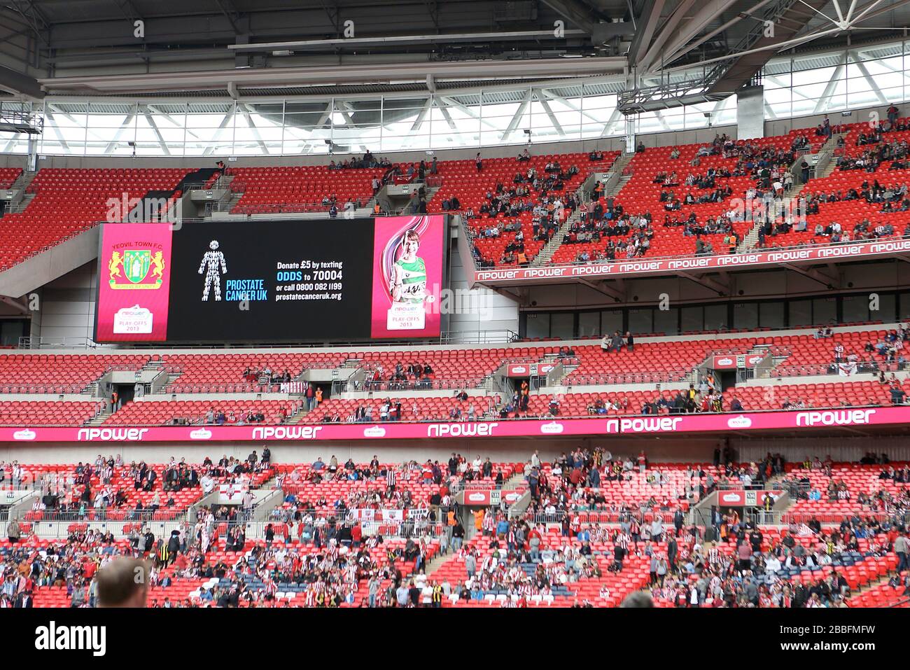 Big screen wembley stadium hi-res stock photography and images - Alamy