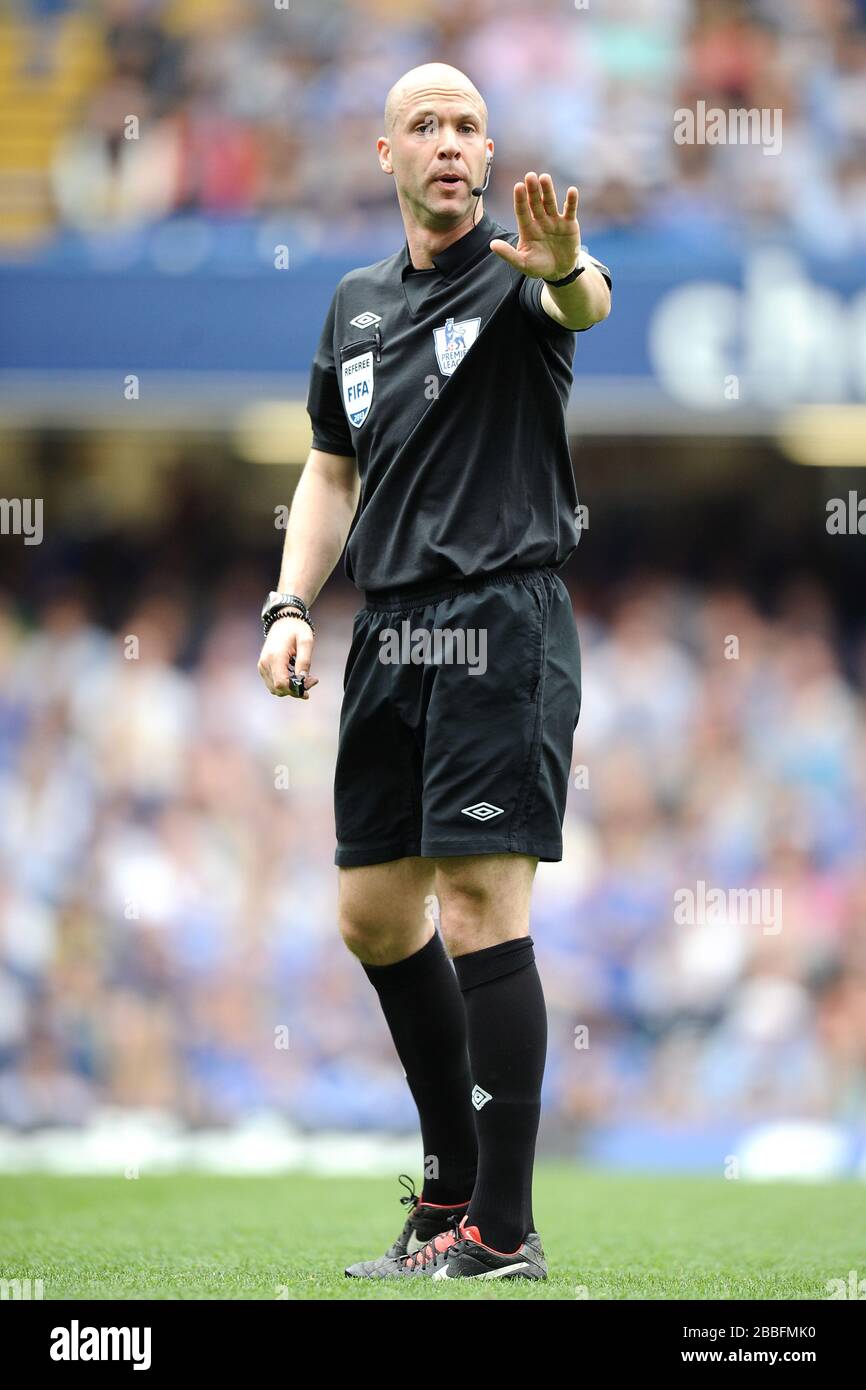 Referee Anthony Taylor Stock Photo - Alamy