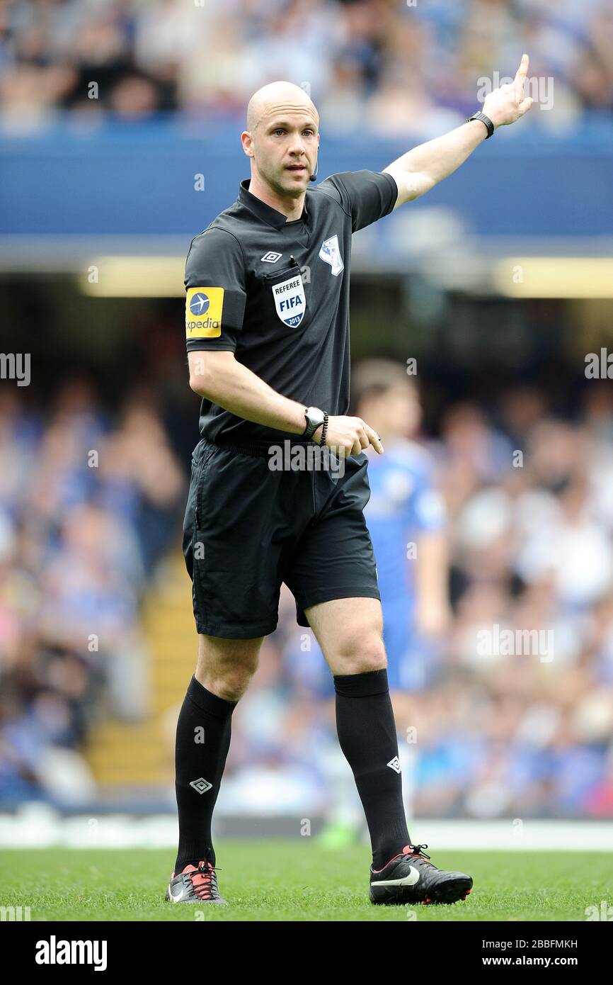 Referee Anthony Taylor Stock Photo - Alamy