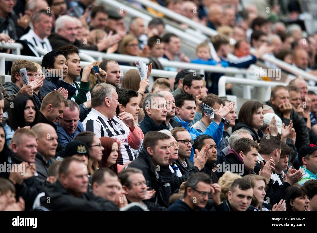 Newcastle united fans in the stands hi-res stock photography and images ...