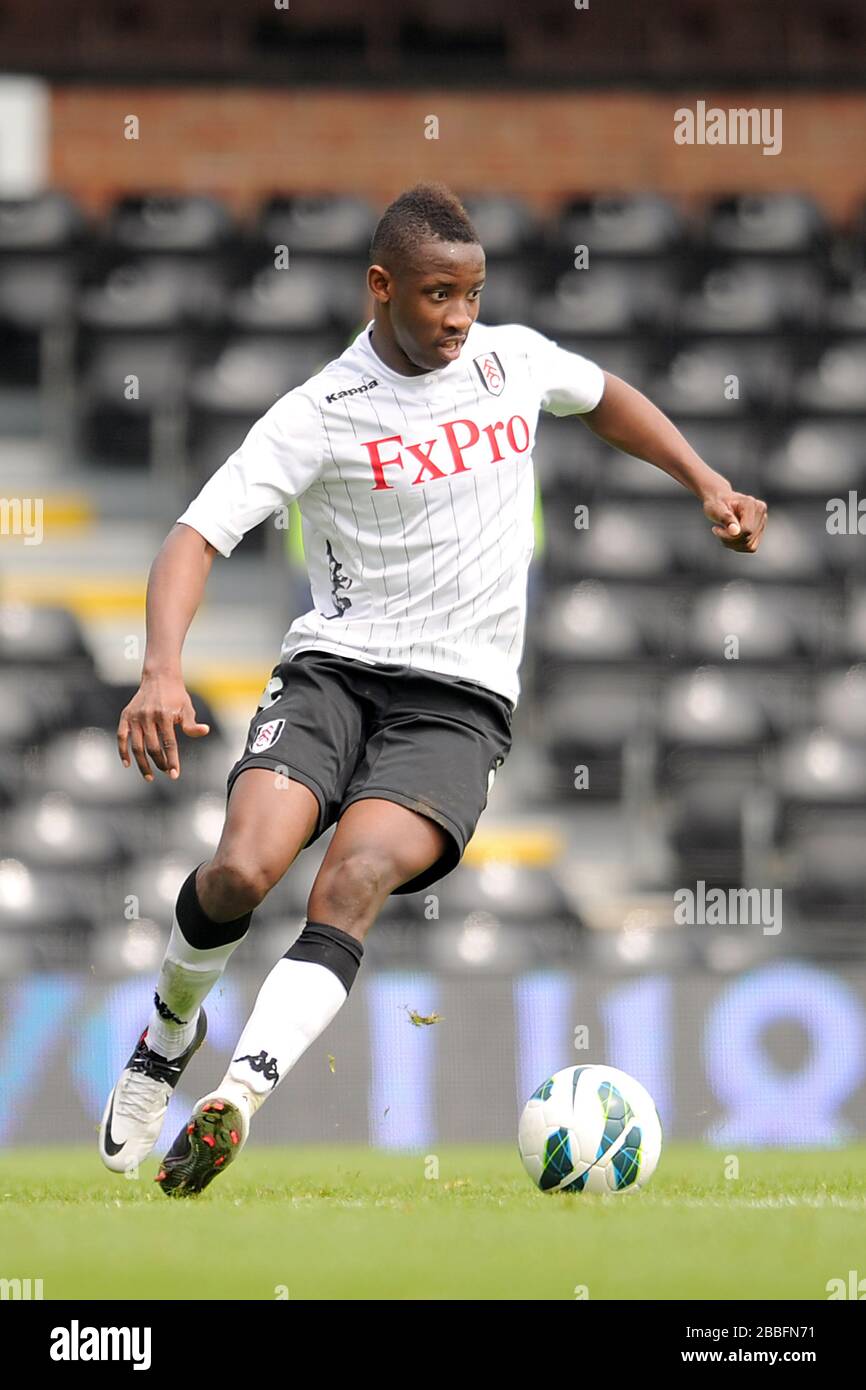 Moussa dembele fulham hi-res stock photography and images - Alamy