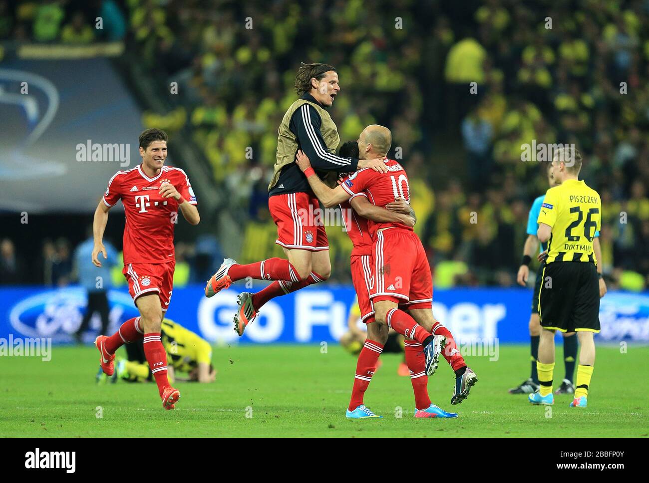 Bayern Munich's Arjen Robben (10) celebrates winning the Champions ...