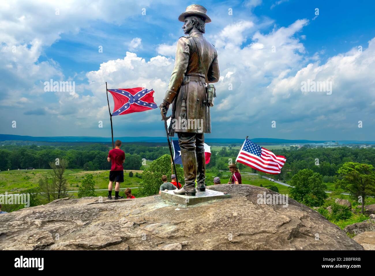 Warren monument hi-res stock photography and images - Alamy