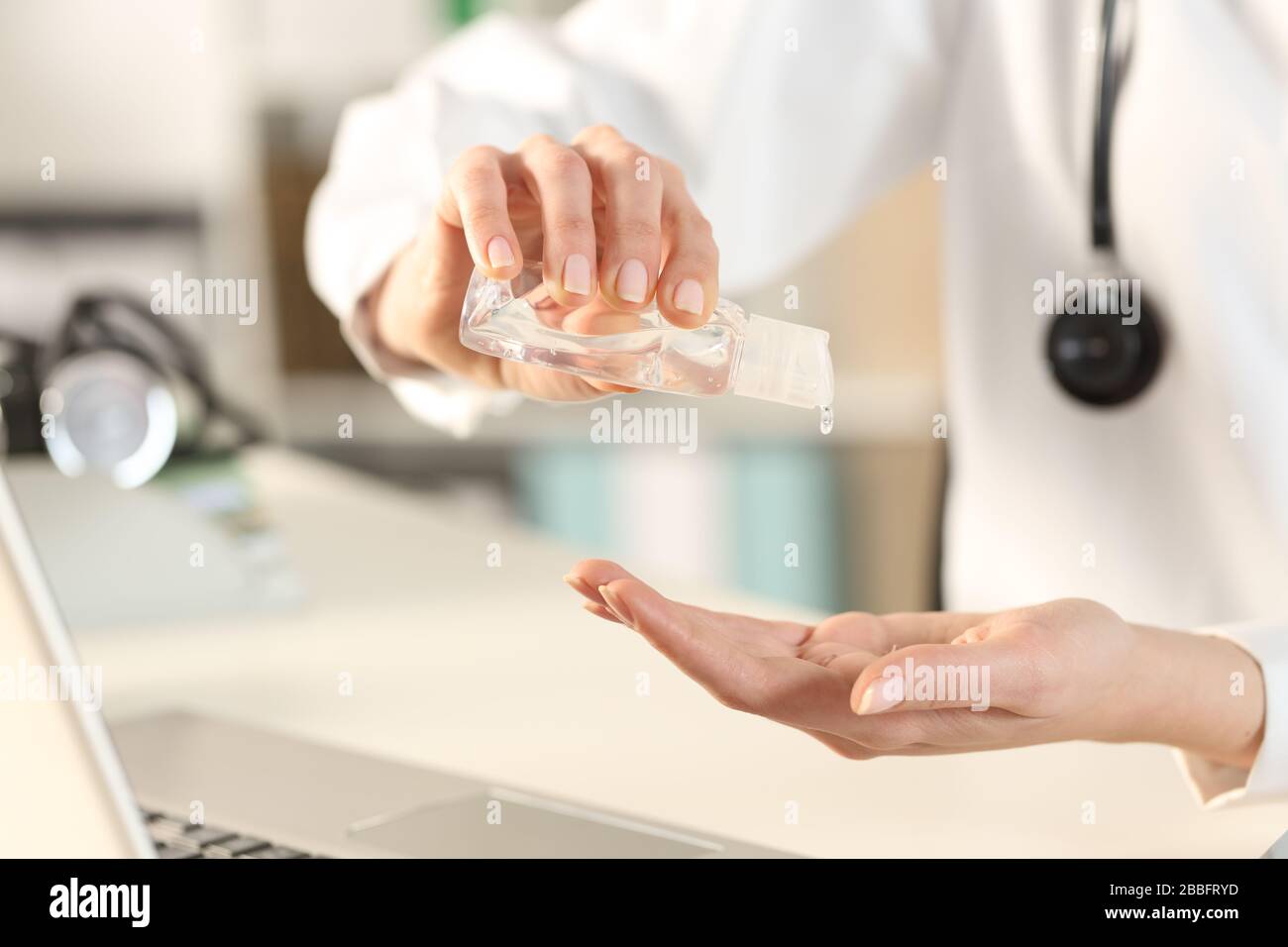 Handwashing hospital hi-res stock photography and images - Alamy