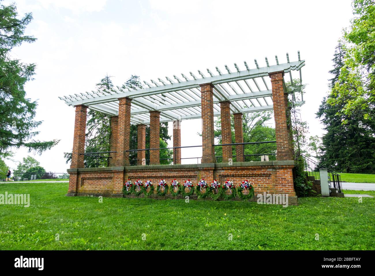 Abraham Lincoln address platform Gettysburg National Cemetery ...
