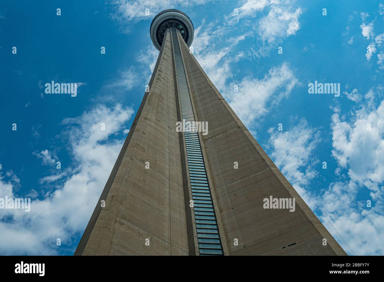Toronto Canada 27. July 2019: CN Tower in front of blue sky with white ...