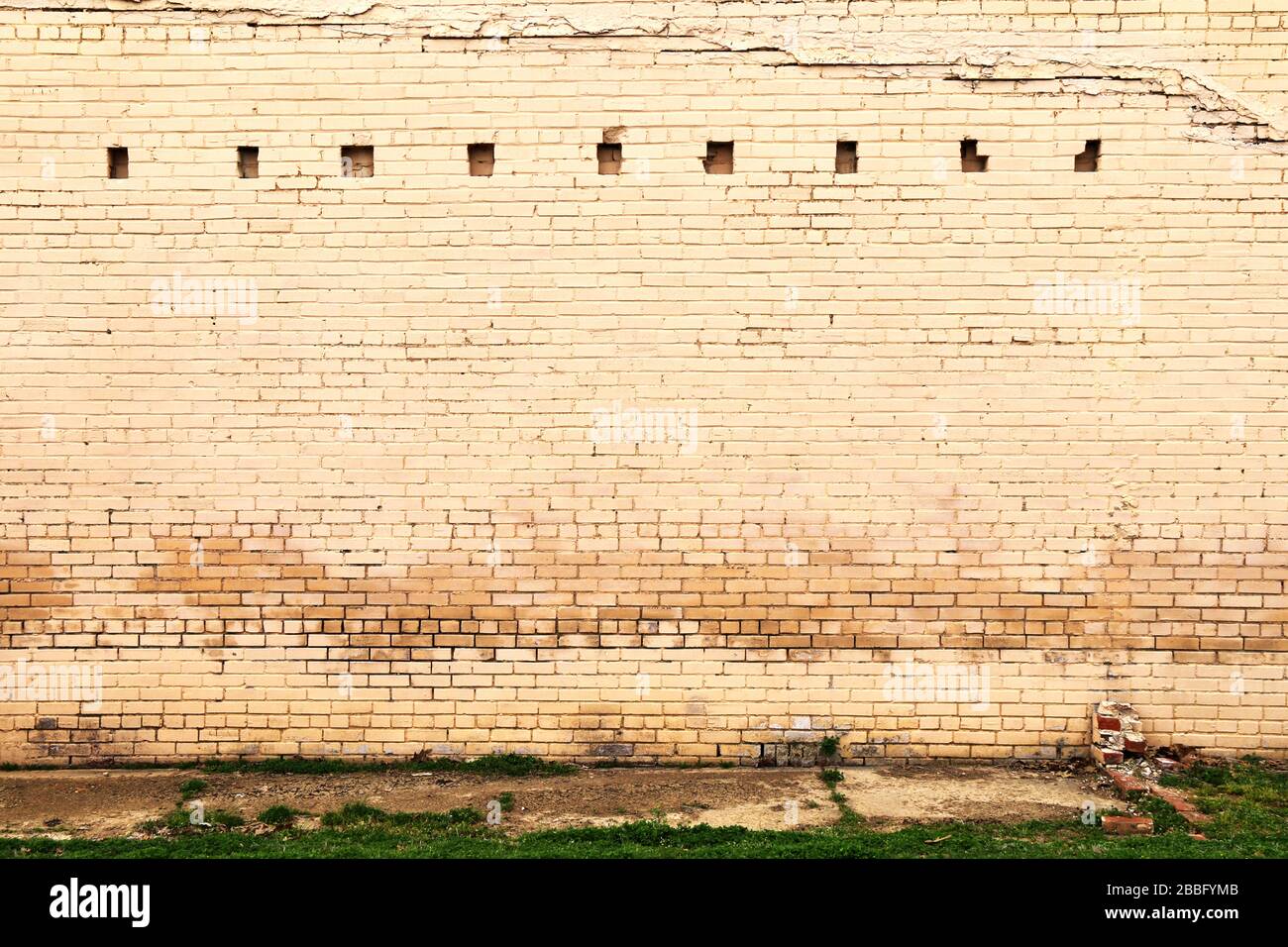 Warehouse wall hi-res stock photography and images - Alamy