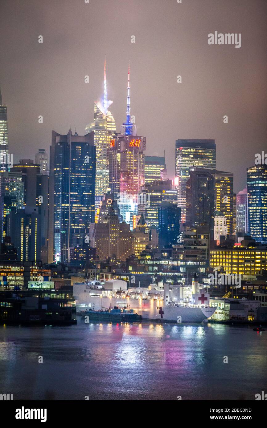 USNS Comfort U.S. Navy Hospital Ship docked in New York City Pier 90 ...