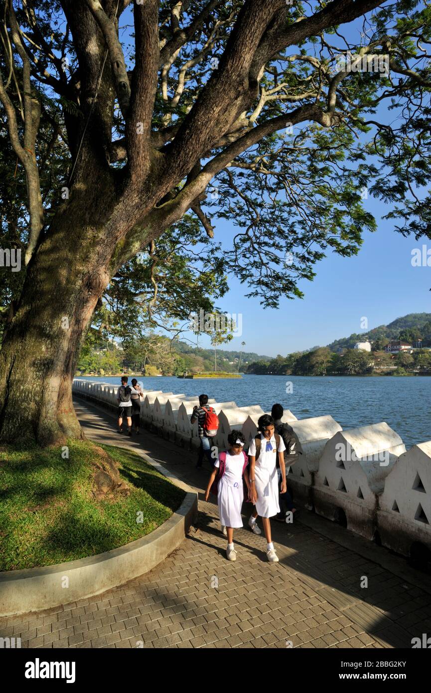 Kandy lake hi-res stock photography and images - Alamy