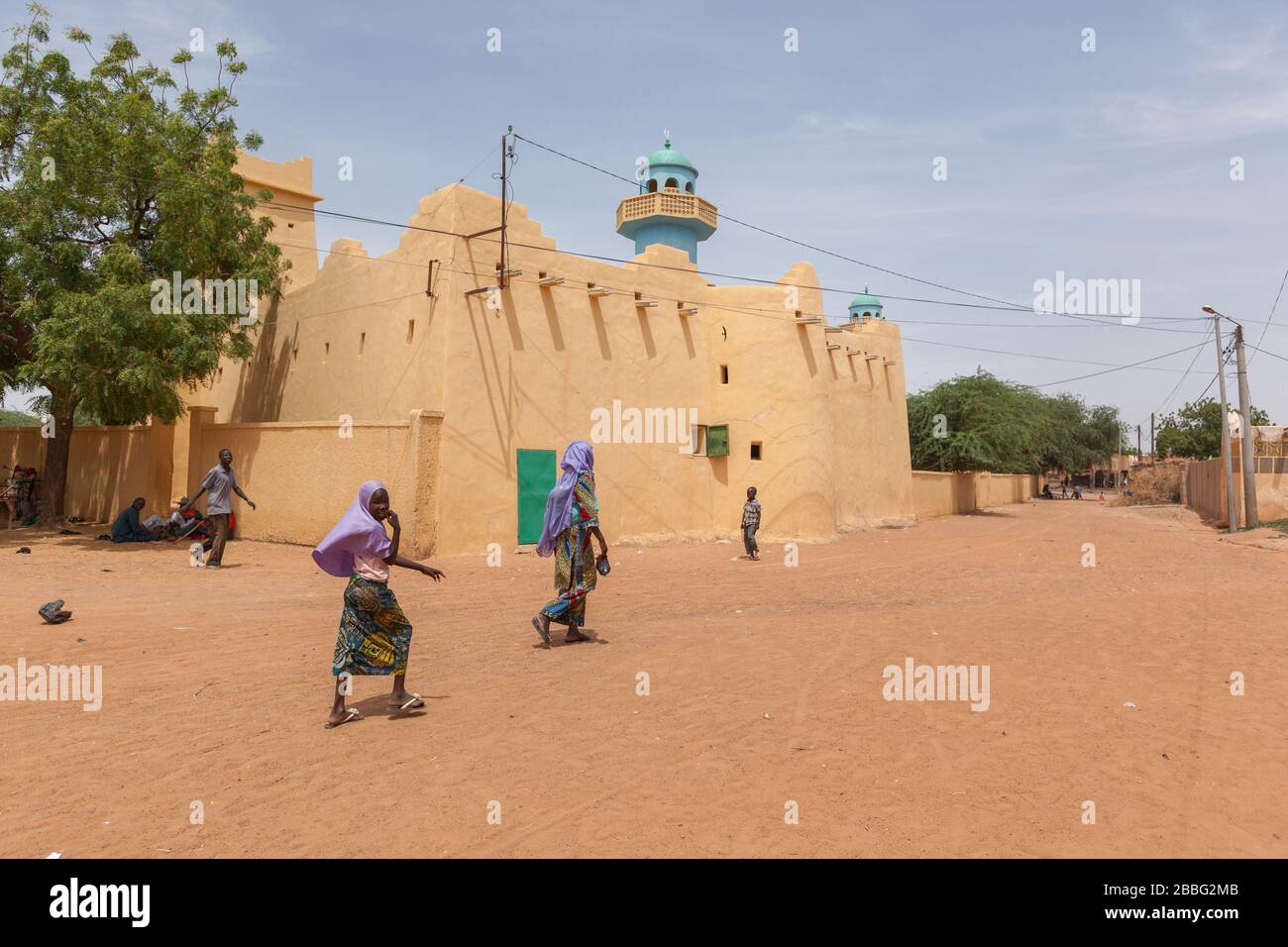 Zinder, Niger: African women in traditional muslim clothes on the ...