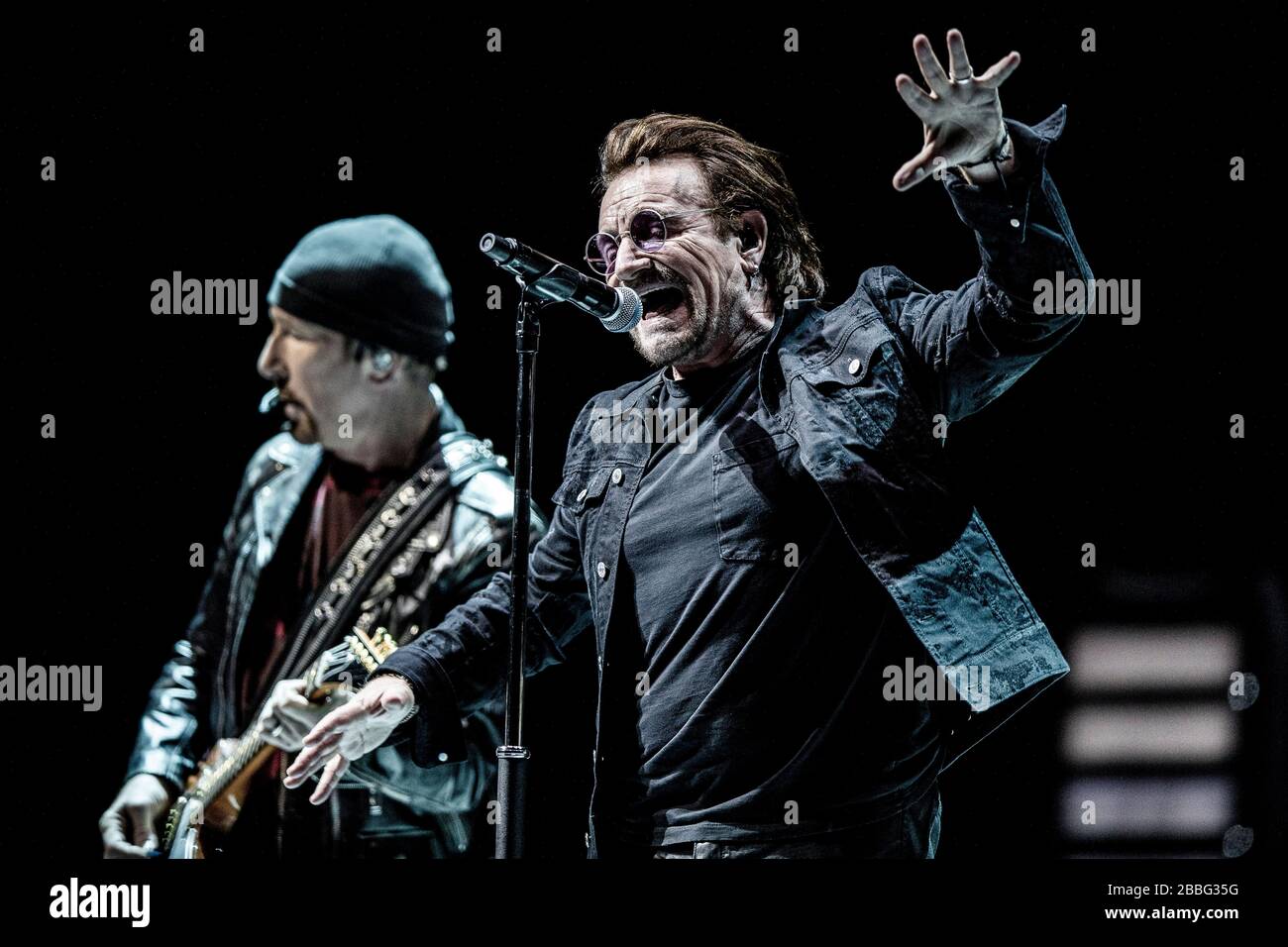 Bono singer irish rock band hi-res stock photography and images - Alamy