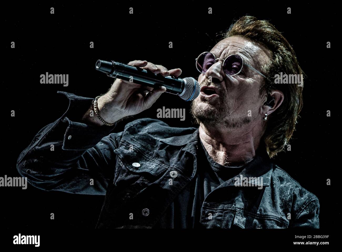Bono singer irish rock band hi-res stock photography and images - Alamy