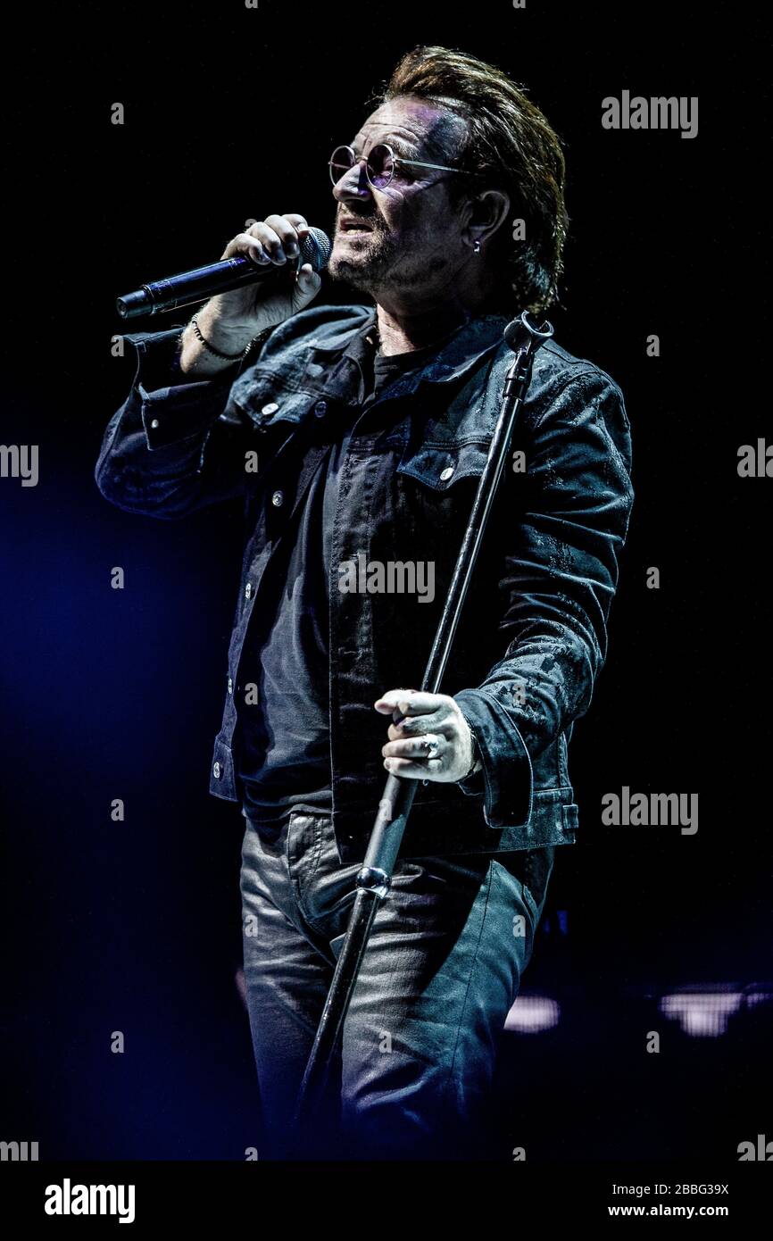 U2 on stage hi-res stock photography and images - Alamy