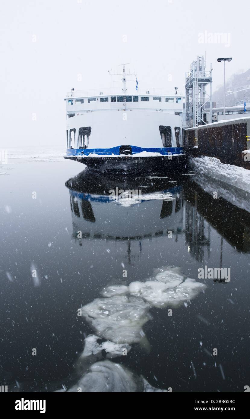 Car ferry snow winter hi-res stock photography and images - Alamy
