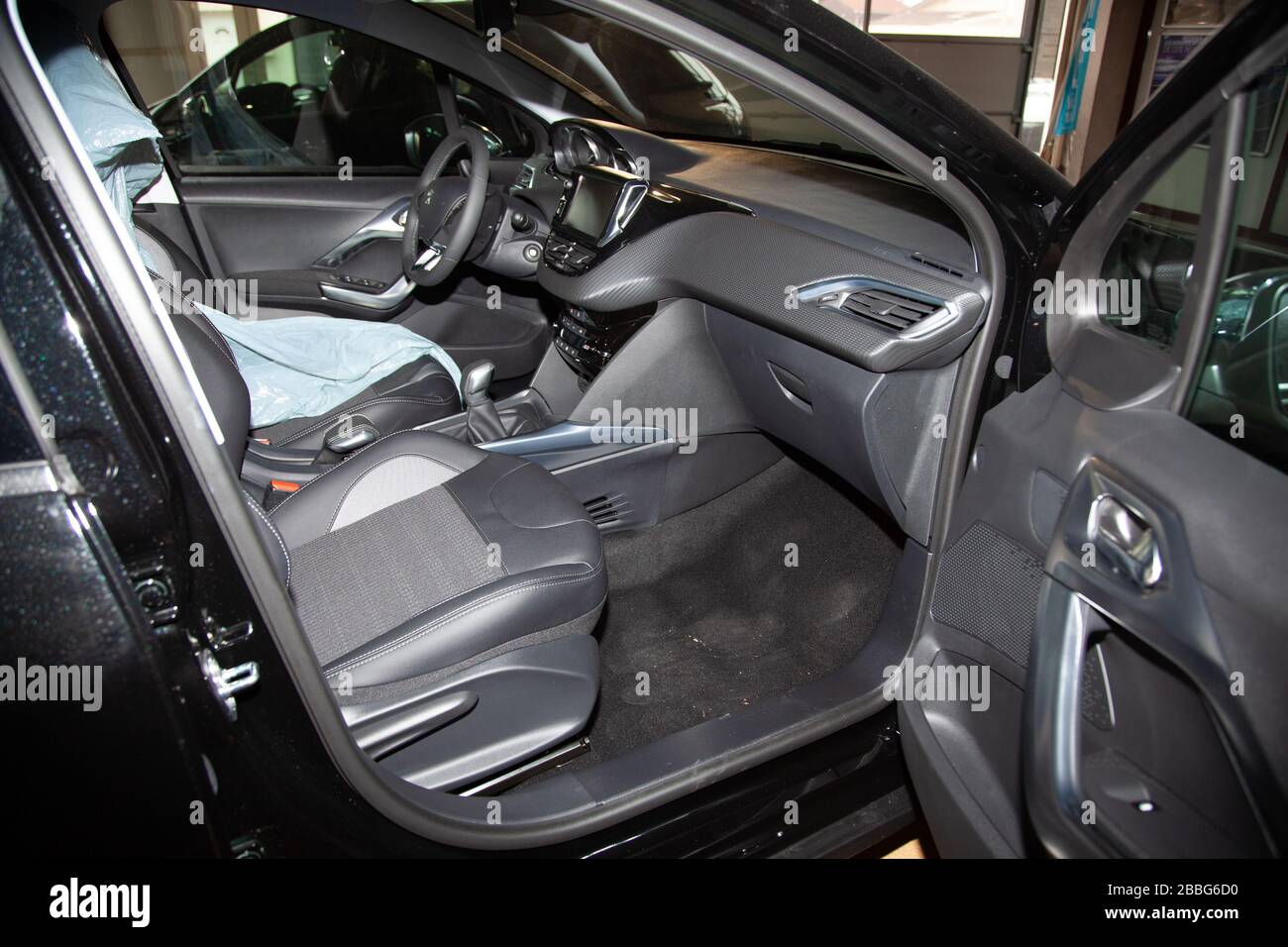 Cabin compact car peugeot 308 hi-res stock photography and images - Alamy