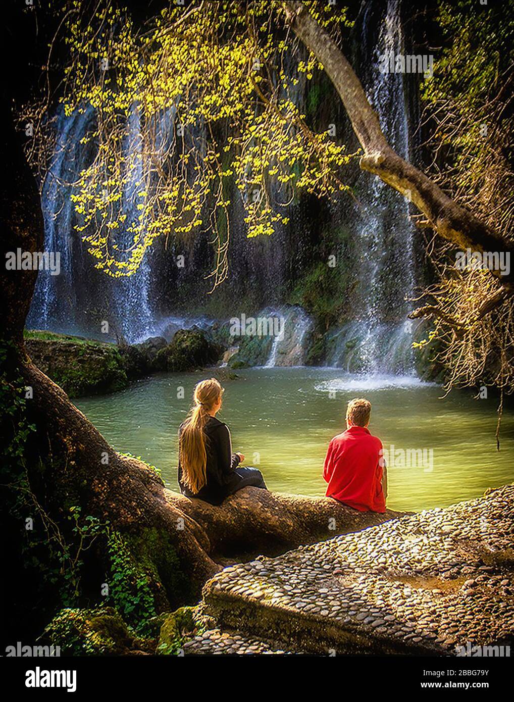 Children watching waterfall hi-res stock photography and images - Alamy