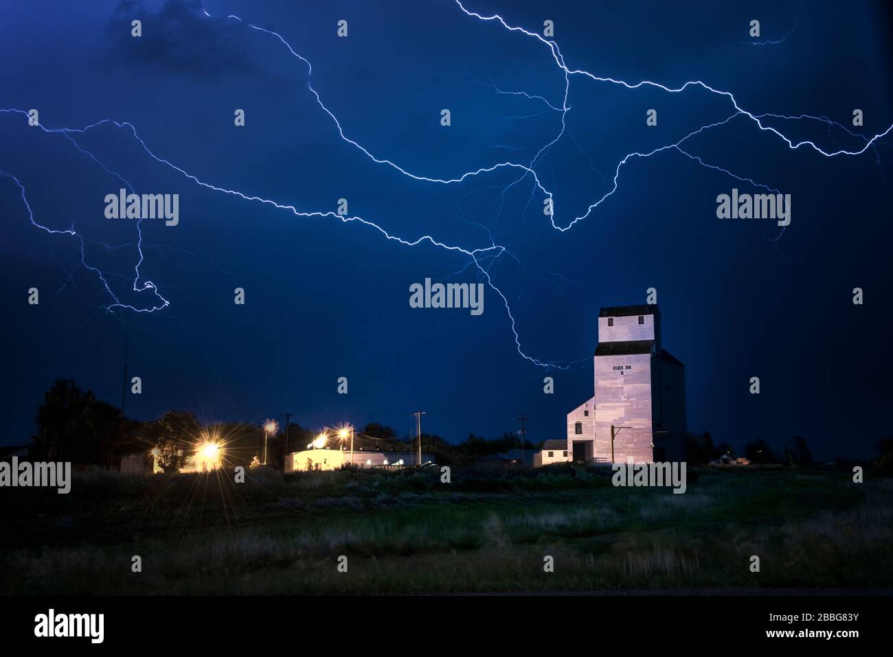 Old lightning hi-res stock photography and images - Alamy