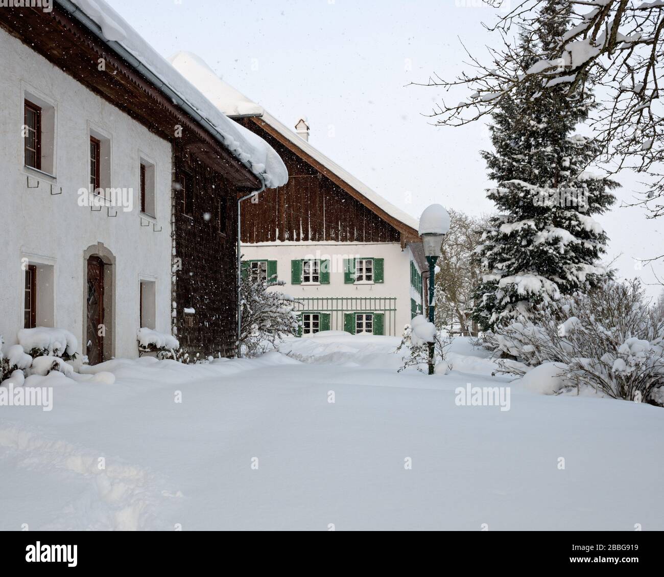 old farmhouse in deep snow Stock Photo - Alamy