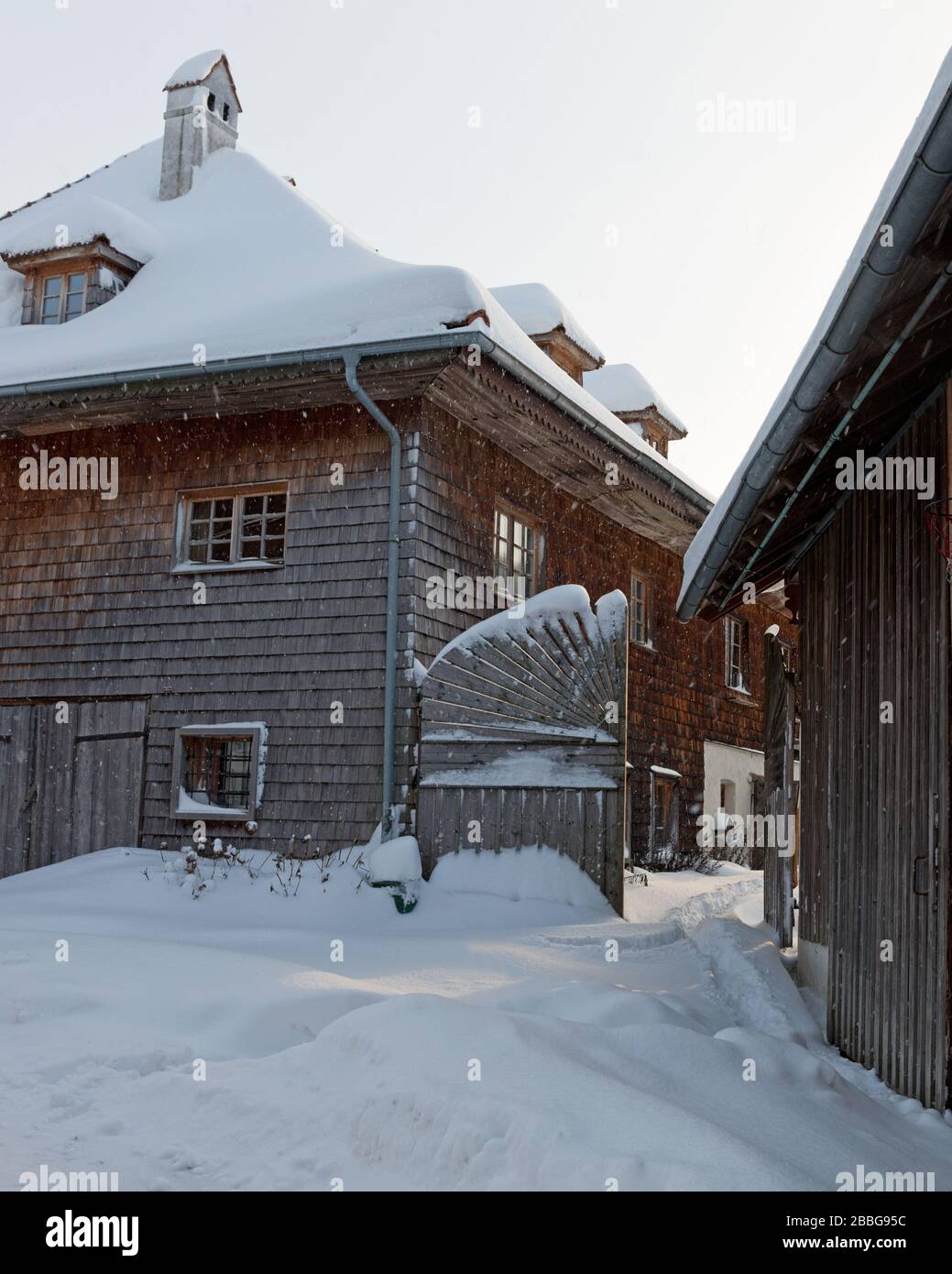 old farmhouse in deep snow Stock Photo - Alamy