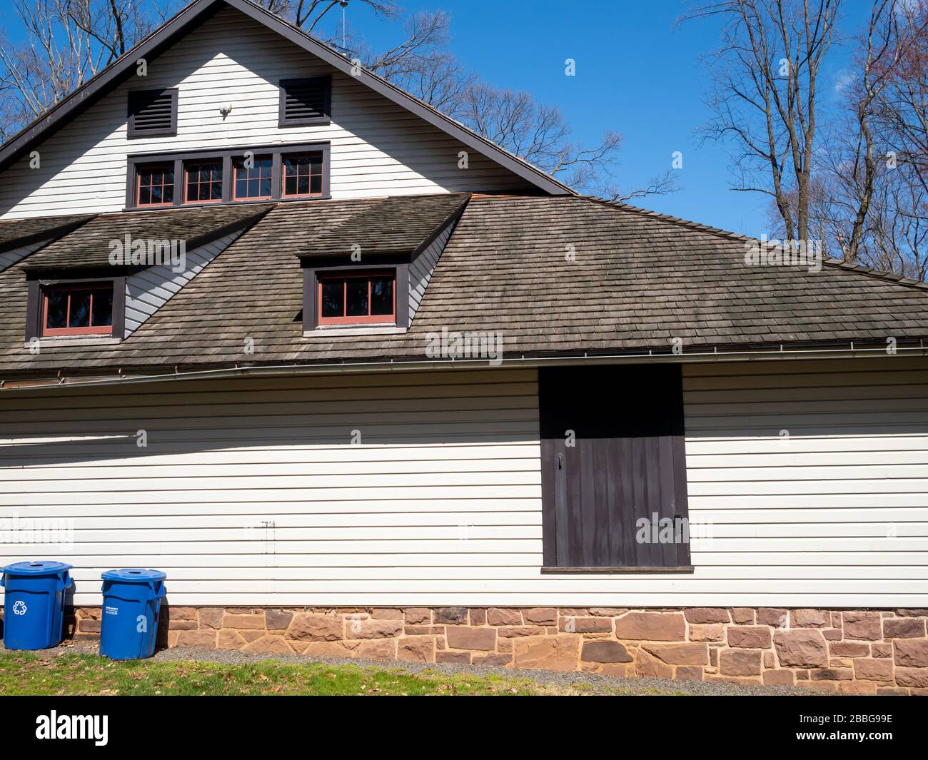 New barn construction hi-res stock photography and images - Alamy