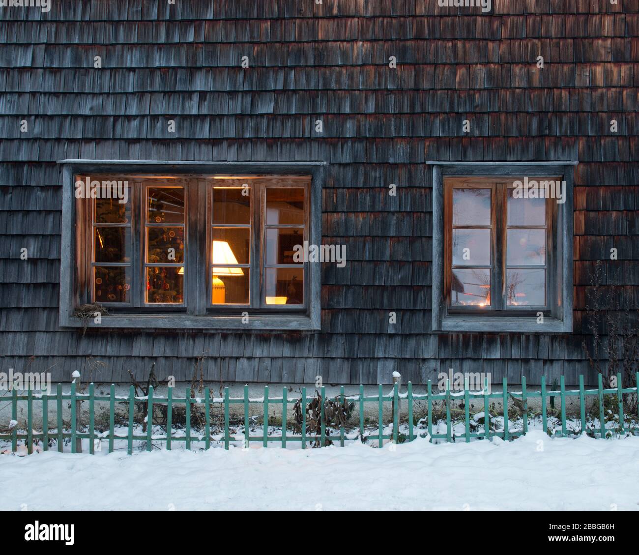 Old country farmhouse windows hi-res stock photography and images - Alamy