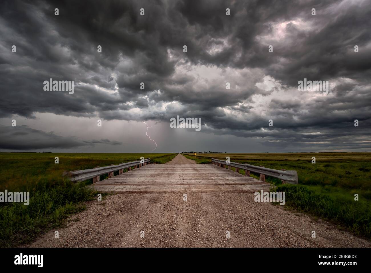 Lightning over road in field hi-res stock photography and images - Alamy