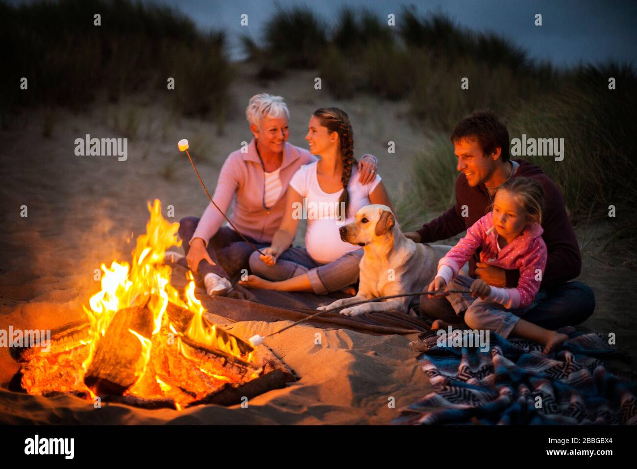 Bonfire night family hi-res stock photography and images - Alamy