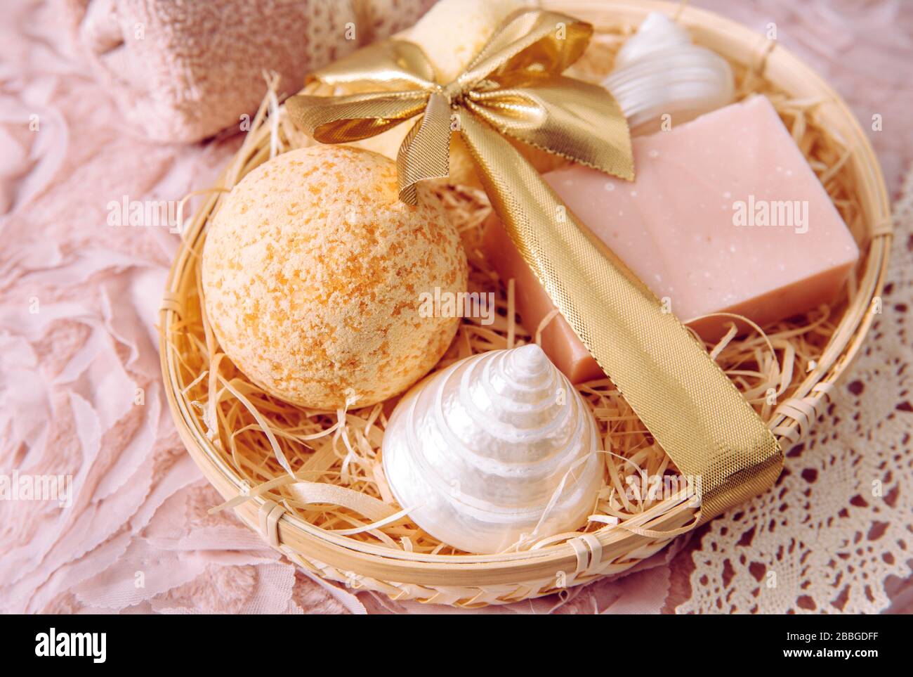 Sponge box hi-res stock photography and images - Alamy